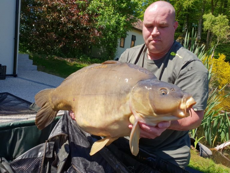 Fishing in France - Exclusive Carp Fishing Holidays in France